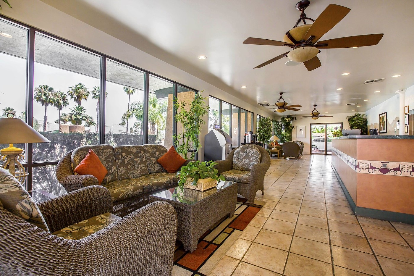 Photo Gallery | Travelodge Palm Springs