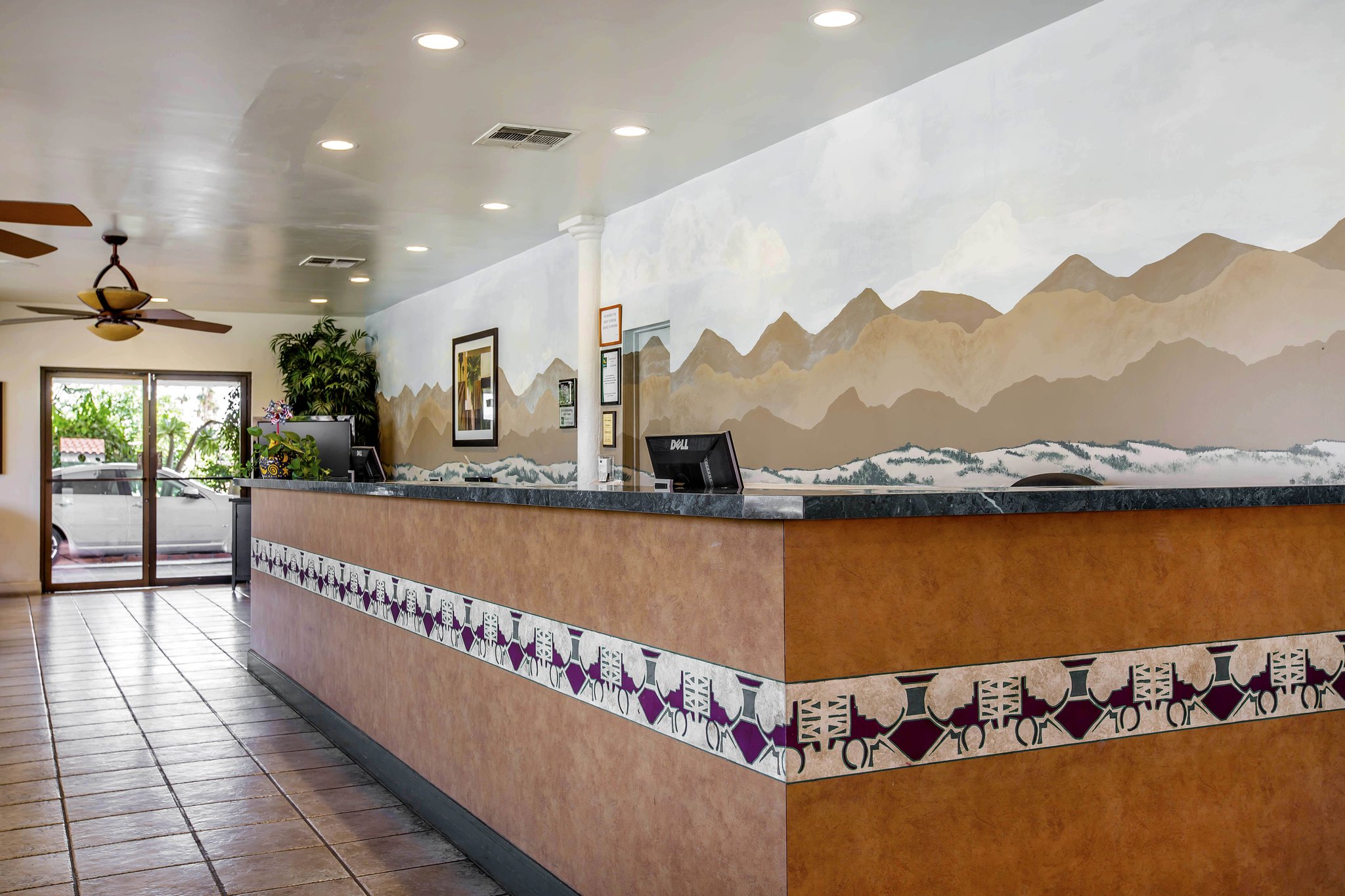 Photo Gallery | Travelodge Palm Springs